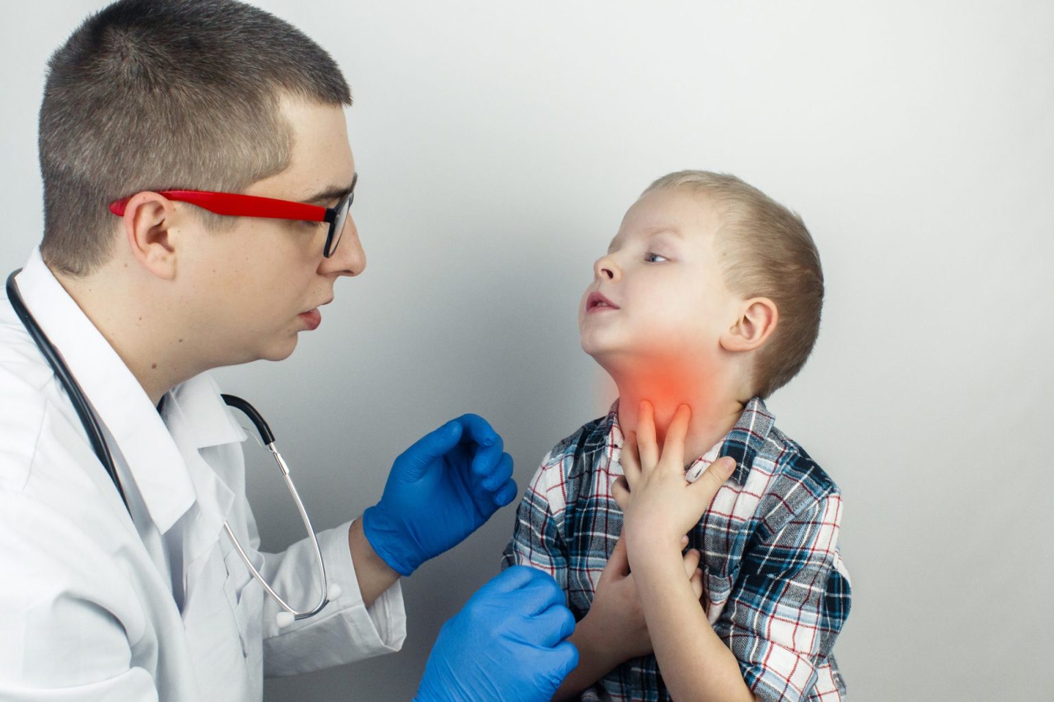 Dolor de garganta: ¿faringitis o amigdalitis? - EFE Salud